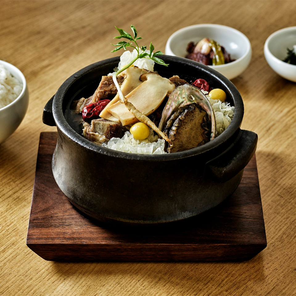 Experience the essence of Joseon culinary culture! Luxury Korean ...
