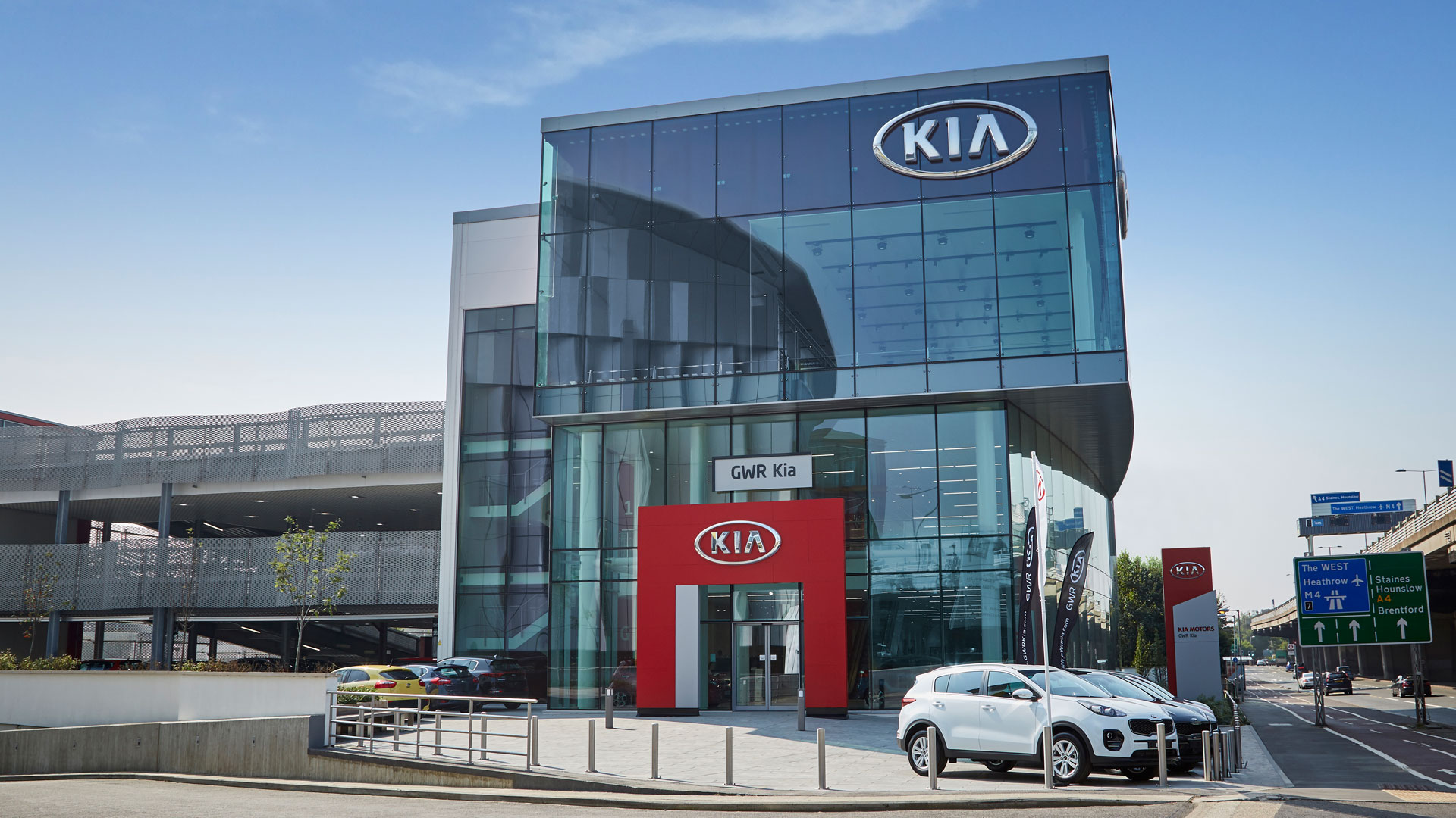 Kia Unveils its Biggest European Dealership – in London