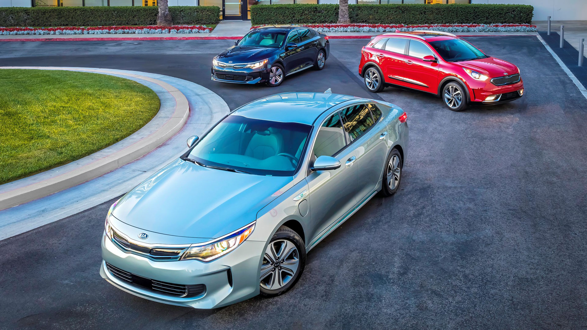 All–new 2017 Kia Optima Plug–in Hybrid makes global debut at Chicago ... All–new 2017 Kia Optima Plug–in Hybrid makes global debut at Chicago ...