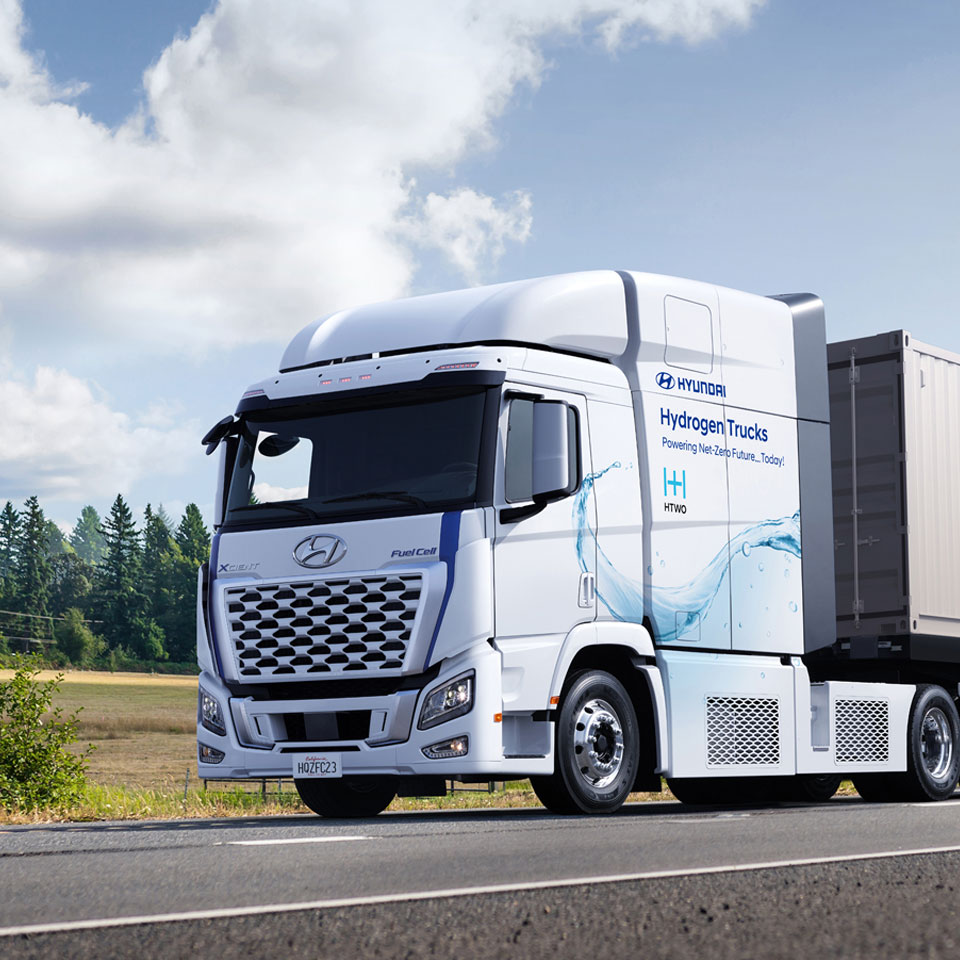 Hyundai Motor Premieres Commercialized Model of Its XCIENT Fuel Cell ...