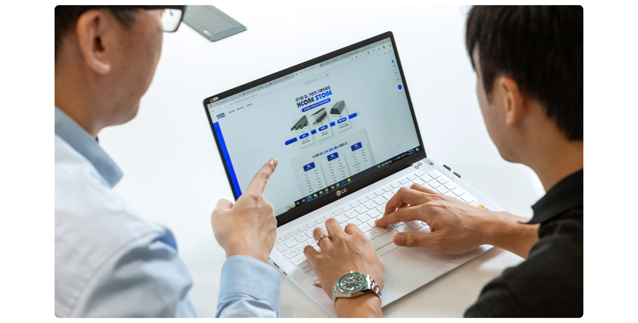 무거운 철, 이제 온라인으로 가볍게 쇼핑하세요 ‒ 현대제철 온라인 철강몰 HCORE STORE