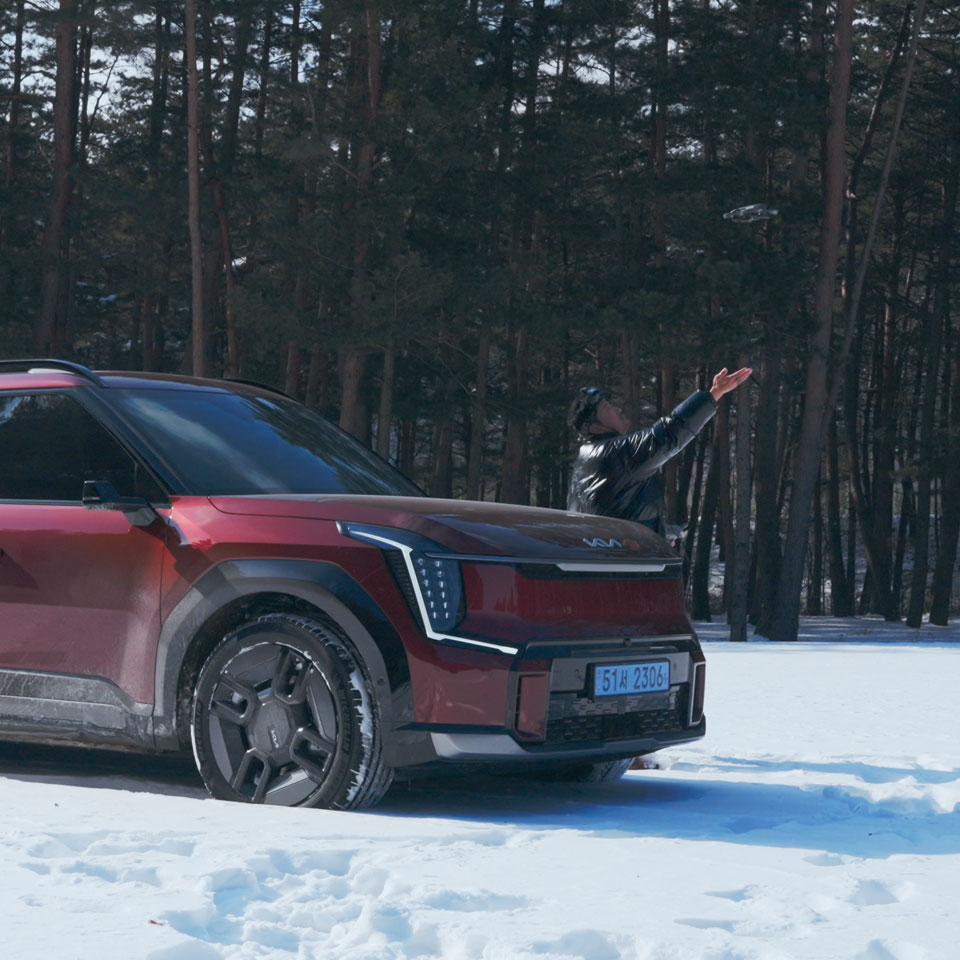 Explore winter’s majesty with the Kia EV9 | Kia