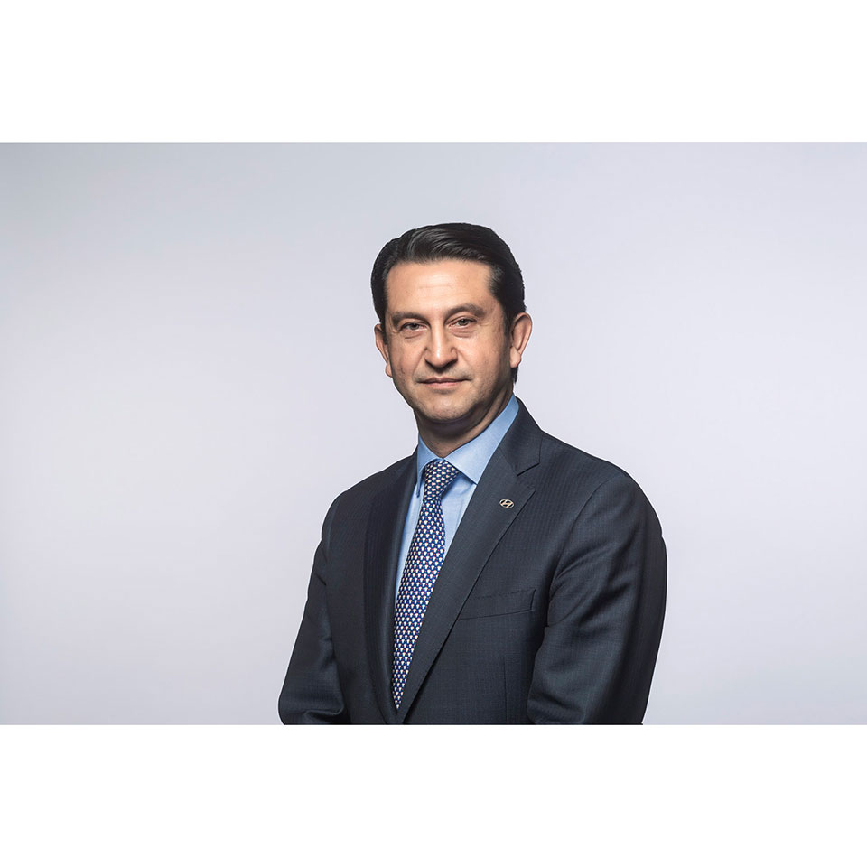 Hyundai Motor Company CEO José Muñoz Named 2025 MotorTrend Person of ...